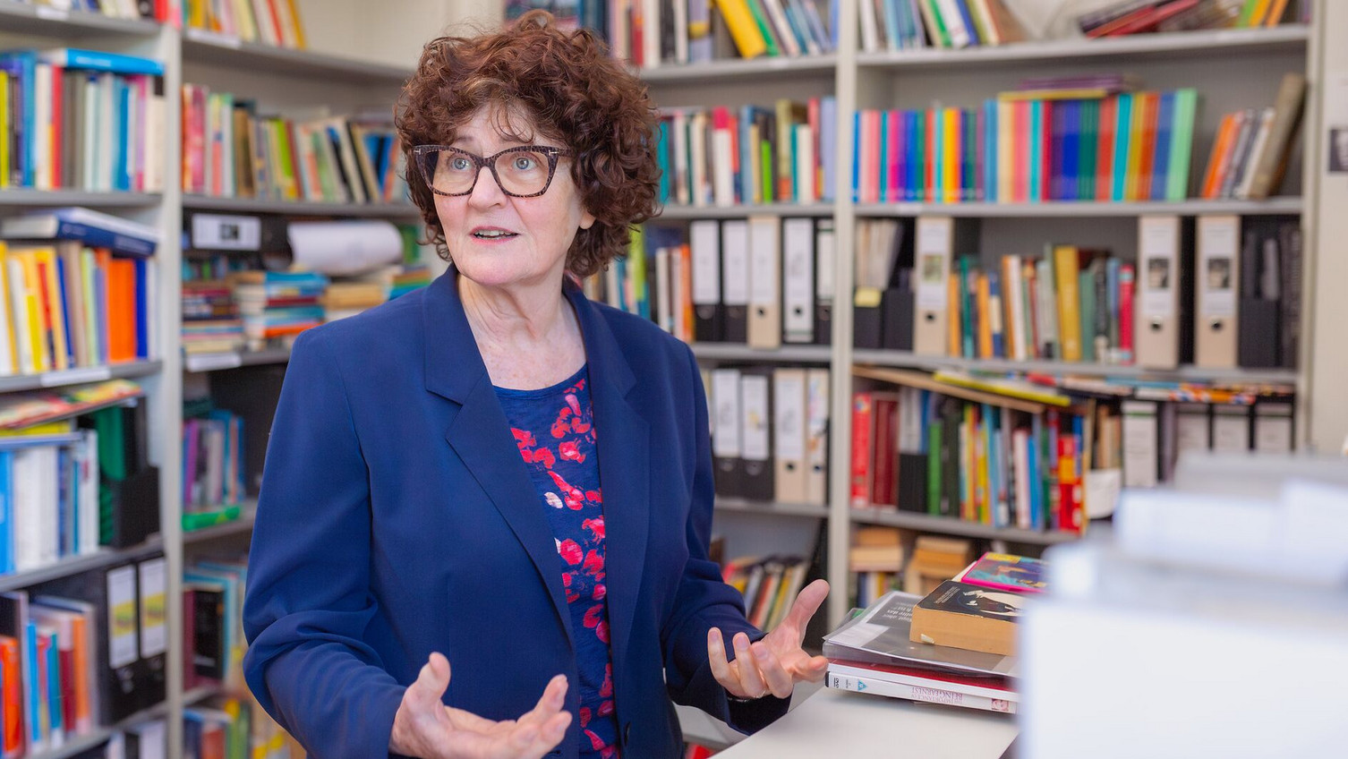 Farewell: Prof. Dr. Emer O’Sullivan – E as in Enid | Leuphana