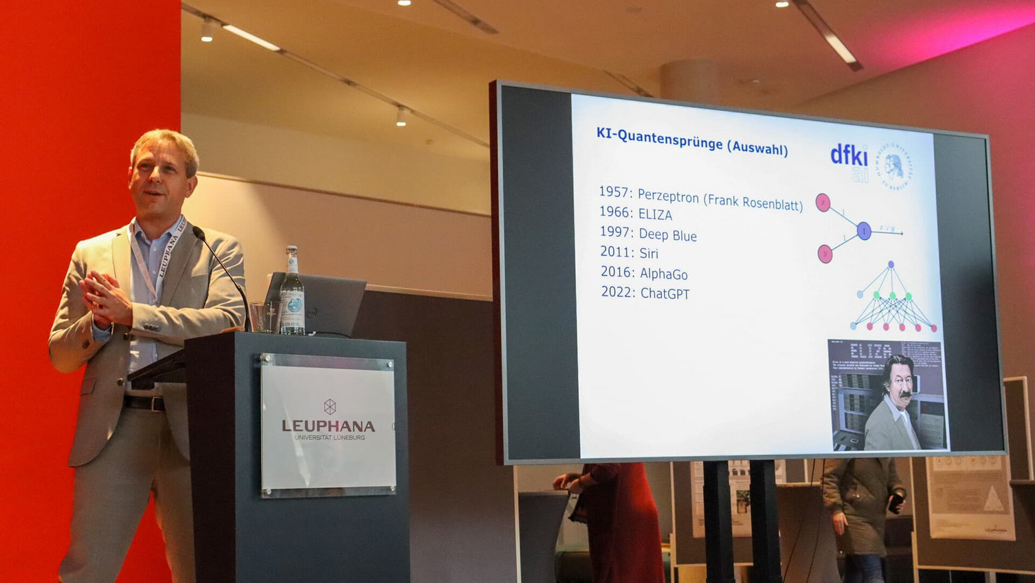 Keynote at the Day of Teaching 2023: "AI in education is not new" | Leuphana